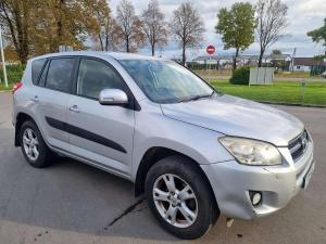 Grey Toyota RAV4 2010 in Taurage, with an engine capacity of 2.20 L and mileage of 144 thousand km for 2350 €, photo  on AUTOMOTO.COM.LV
