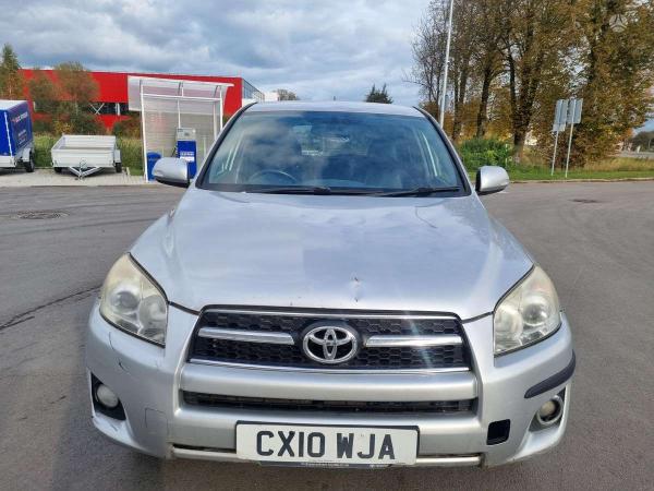 Pelēks Toyota RAV4 2010 Tauragė, ar dzinēja tilpumu 2.20 L un nobraukumu 144 tūkst. km par 2350 €, foto 6 vietnē AUTOMOTO.COM.LV
