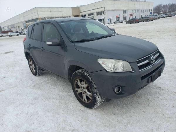 Pelēks Toyota RAV4 2010 Panevēža, ar dzinēja tilpumu 1.99 L un nobraukumu 234 tūkst. km par 6300 €, foto 4 vietnē AUTOMOTO.COM.LV
