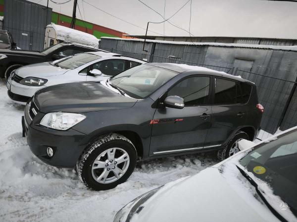 Grey Toyota RAV4 2010 in Klaipeda, with an engine capacity of 2.23 L and mileage of 270 thousand km for 5600 €, photo 6 on AUTOMOTO.COM.LV