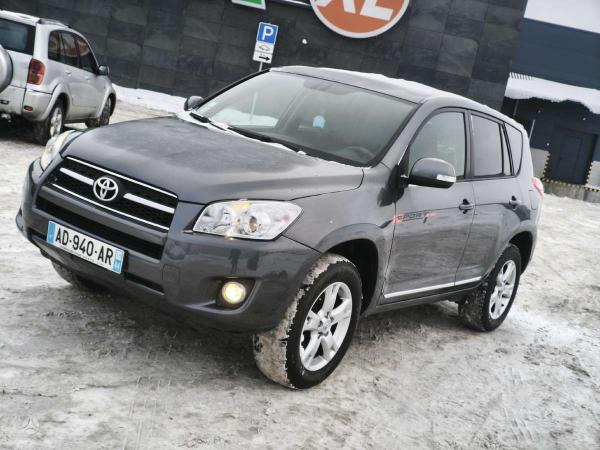 Grey Toyota RAV4 2010 in Klaipeda, with an engine capacity of 2.23 L and mileage of 270 thousand km for 5600 €, photo 10 on AUTOMOTO.COM.LV