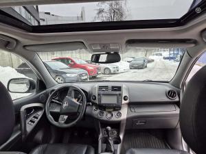 Grey Toyota RAV4 2010 in Vilnius, with an engine capacity of 2.23 L and mileage of 207 thousand km for 5500 €, photo 16 on AUTOMOTO.COM.LV