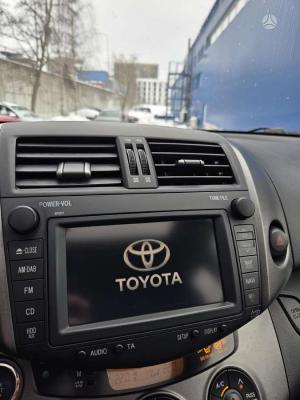 Grey Toyota RAV4 2010 in Vilnius, with an engine capacity of 2.23 L and mileage of 207 thousand km for 5500 €, photo 18 on AUTOMOTO.COM.LV