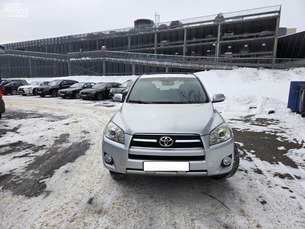 Pelēks Toyota RAV4 2010 Ukmergė, ar dzinēja tilpumu 2.20 L un nobraukumu 207 tūkst. km par 5500 €, foto 2 vietnē AUTOMOTO.COM.LV