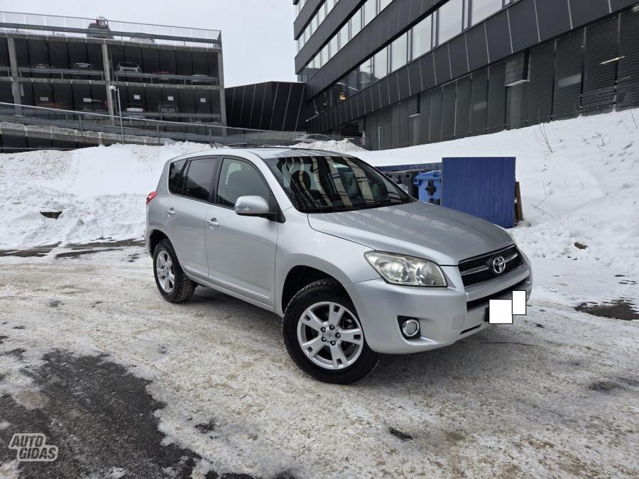 Pelēks Toyota RAV4 2010 Ukmergė, ar dzinēja tilpumu 2.20 L un nobraukumu 207 tūkst. km par 5500 €, foto 8 vietnē AUTOMOTO.COM.LV
