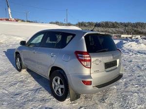 Grey Toyota RAV4 2010 in Vilnius, with an engine capacity of 2.00 L and mileage of 298 thousand km for 5750 €, photo 4 on AUTOMOTO.COM.LV