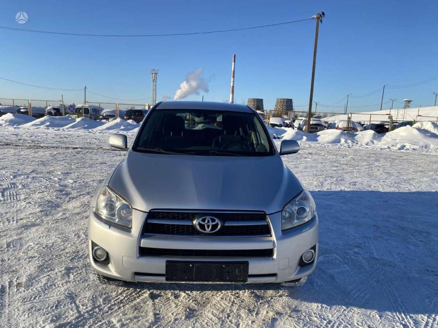 Grey Toyota RAV4 2010 in Vilnius, with an engine capacity of 2.00 L and mileage of 298 thousand km for 5750 €, photo 8 on AUTOMOTO.COM.LV