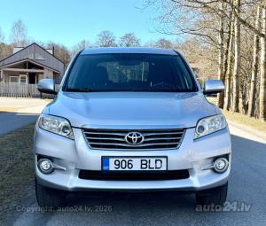 Grey Toyota RAV4 2010 in Tallinn, with an engine capacity of 2.20 L and mileage of 127 thousand km for 9995 €, photo 4 on AUTOMOTO.COM.LV