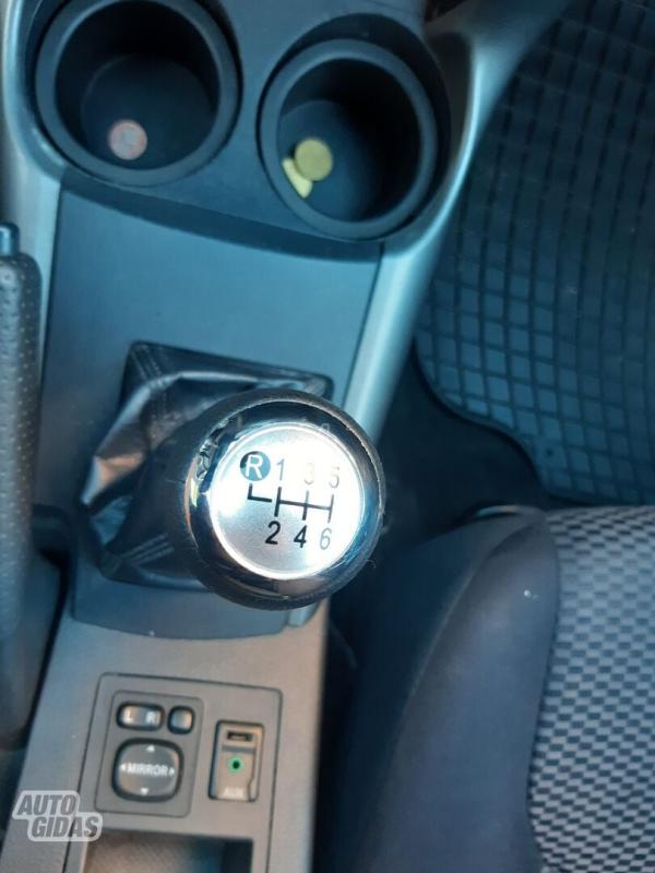 Grey Toyota RAV4 2010 in Klaipeda, with an engine capacity of 2.20 L and mileage of 250 thousand km for 9500 €, photo 3 on AUTOMOTO.COM.LV