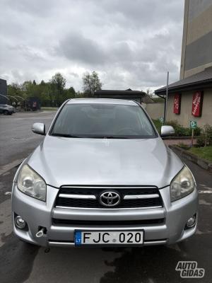 Grey Toyota RAV4 2010 in Vilnius, with an engine capacity of 2.20 L and mileage of 262 thousand km for 5000 €, photo  on AUTOMOTO.COM.LV