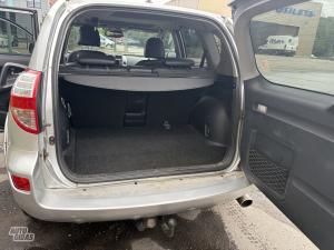 Pelēks Toyota RAV4 2010 Viļņa, ar dzinēja tilpumu 2.20 L un nobraukumu 262 tūkst. km par 5000 €, foto 8 vietnē AUTOMOTO.COM.LV