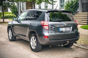 Pelēks Toyota RAV4 2010 Rīga, ar dzinēja tilpumu 2.20 L un nobraukumu 268 tūkst. km par 5990 €, foto 7 vietnē AUTOMOTO.COM.LV