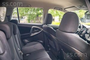 Pelēks Toyota RAV4 2010 Rīga, ar dzinēja tilpumu 2.20 L un nobraukumu 268 tūkst. km par 5990 €, foto 12 vietnē AUTOMOTO.COM.LV