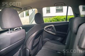 Pelēks Toyota RAV4 2010 Rīga, ar dzinēja tilpumu 2.20 L un nobraukumu 268 tūkst. km par 5990 €, foto 15 vietnē AUTOMOTO.COM.LV