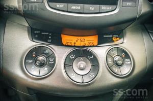 Pelēks Toyota RAV4 2010 Rīga, ar dzinēja tilpumu 2.20 L un nobraukumu 268 tūkst. km par 5990 €, foto 16 vietnē AUTOMOTO.COM.LV