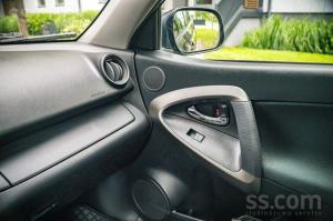 Pelēks Toyota RAV4 2010 Rīga, ar dzinēja tilpumu 2.20 L un nobraukumu 268 tūkst. km par 5990 €, foto 19 vietnē AUTOMOTO.COM.LV