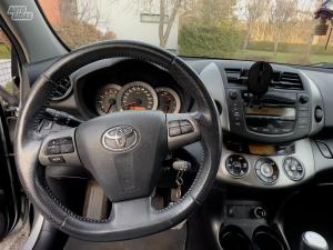 Pelēks Toyota RAV4 2010 Kauņa, ar dzinēja tilpumu 2.20 L un nobraukumu 266 tūkst. km par 5900 €, foto 7 vietnē AUTOMOTO.COM.LV