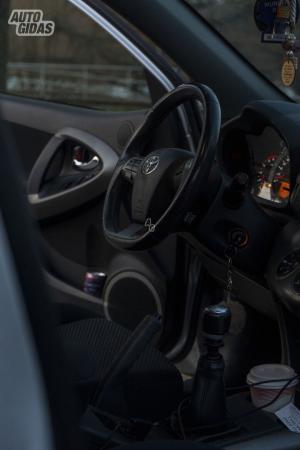 Pelēks Toyota RAV4 2010 Kauņa, ar dzinēja tilpumu 2.20 L un nobraukumu 266 tūkst. km par 5900 €, foto 8 vietnē AUTOMOTO.COM.LV
