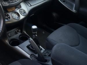 Pelēks Toyota RAV4 2010 Kauņa, ar dzinēja tilpumu 2.20 L un nobraukumu 266 tūkst. km par 5900 €, foto 9 vietnē AUTOMOTO.COM.LV