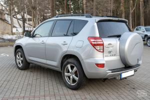 Pelēks Toyota RAV4 2010 Kauņa, ar dzinēja tilpumu 2.20 L un nobraukumu 266 tūkst. km par 5900 €, foto 14 vietnē AUTOMOTO.COM.LV