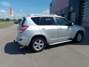 Pelēks Toyota RAV4 2010 Panevēža, ar dzinēja tilpumu 2.20 L un nobraukumu 183 tūkst. km par 6650 €, foto 5 vietnē AUTOMOTO.COM.LV