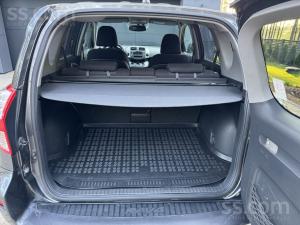 Pelēks Toyota RAV4 2010 Rīga, ar dzinēja tilpumu 2.20 L un nobraukumu 197 tūkst. km par 5490 €, foto 11 vietnē AUTOMOTO.COM.LV