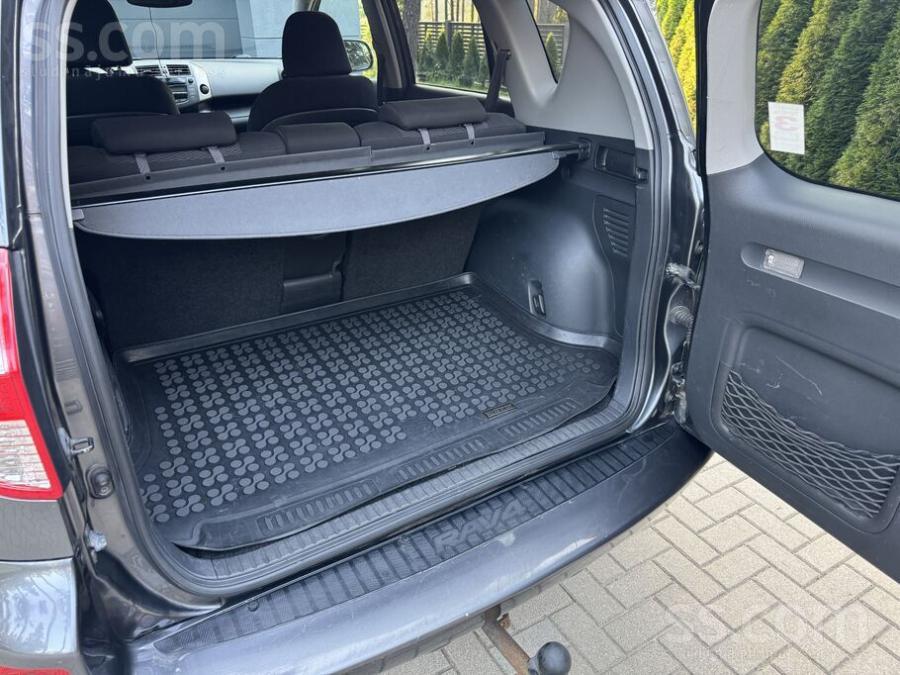 Pelēks Toyota RAV4 2010 Rīga, ar dzinēja tilpumu 2.20 L un nobraukumu 197 tūkst. km par 5490 €, foto 12 vietnē AUTOMOTO.COM.LV
