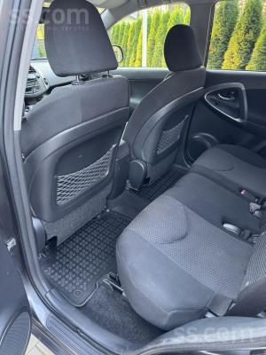 Pelēks Toyota RAV4 2010 Rīga, ar dzinēja tilpumu 2.20 L un nobraukumu 197 tūkst. km par 5490 €, foto 16 vietnē AUTOMOTO.COM.LV