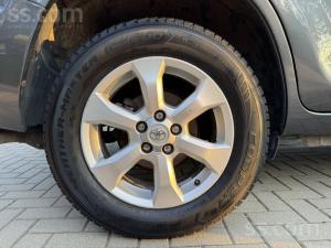 Pelēks Toyota RAV4 2010 Rīga, ar dzinēja tilpumu 2.20 L un nobraukumu 197 tūkst. km par 5490 €, foto 23 vietnē AUTOMOTO.COM.LV