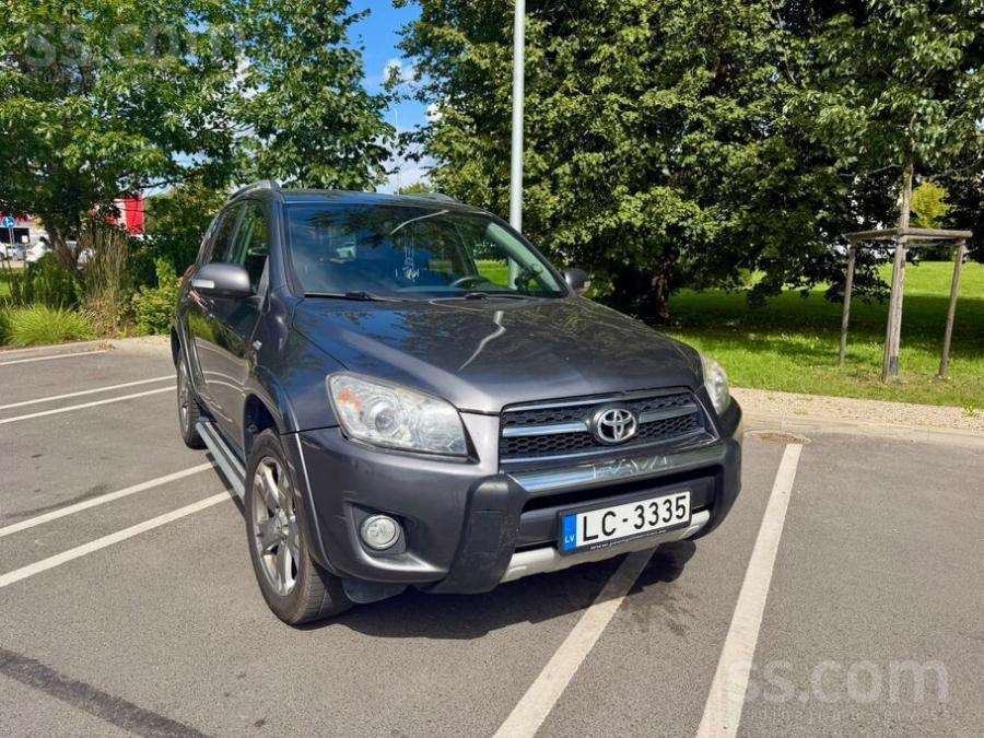 Pelēks Toyota RAV4 2010 Rīga, ar dzinēja tilpumu 2.20 L un nobraukumu 340 tūkst. km par 6500 €, foto 7 vietnē AUTOMOTO.COM.LV