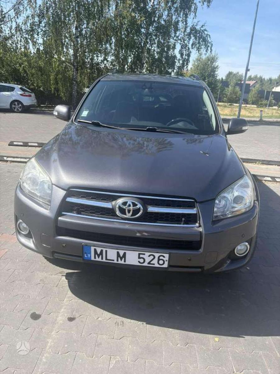 Pelēks Toyota RAV4 2010 Viļņa, ar dzinēja tilpumu 2.20 L un nobraukumu 259 tūkst. km par 6700 €, foto 6 vietnē AUTOMOTO.COM.LV