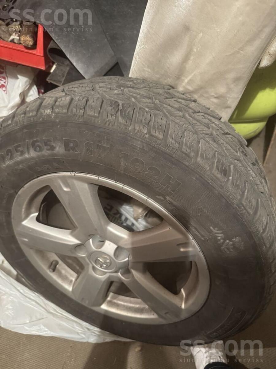 Pelēks Toyota RAV4 2010 Rīga, ar dzinēja tilpumu 2.20 L un nobraukumu 219 tūkst. km par 4500 €, foto 8 vietnē AUTOMOTO.COM.LV
