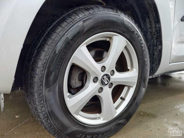Grey Toyota RAV4 2010 in Kaunas, with an engine capacity of 2.20 L and mileage of 138 thousand km for 8700 €, photo 9 on AUTOMOTO.COM.LV