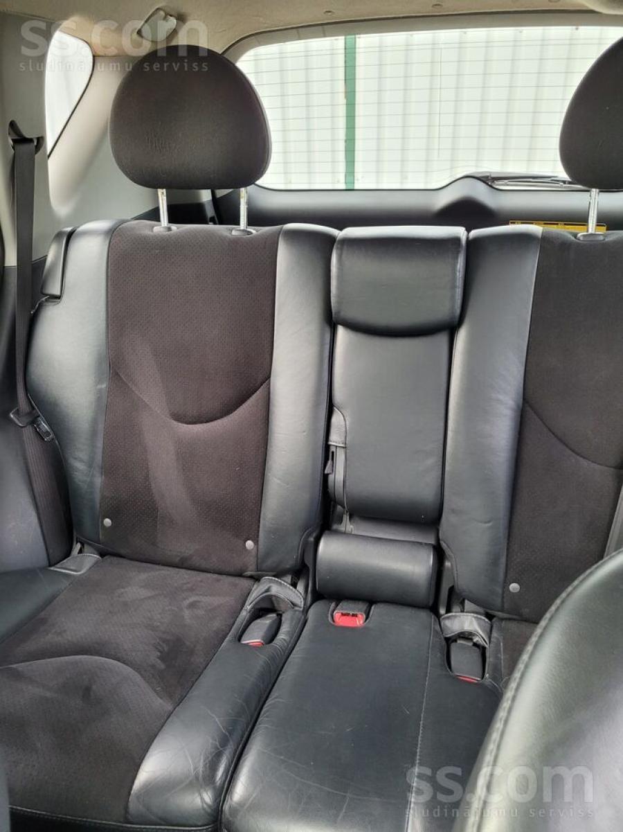 Pelēks Toyota RAV4 2010 Daugavpils, ar dzinēja tilpumu 2.20 L un nobraukumu 260 tūkst. km par 6700 €, foto 4 vietnē AUTOMOTO.COM.LV