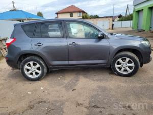 Pelēks Toyota RAV4 2010 Daugavpils, ar dzinēja tilpumu 2.20 L un nobraukumu 260 tūkst. km par 6700 €, foto 13 vietnē AUTOMOTO.COM.LV