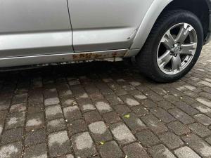 Pelēks Toyota RAV4 2010 Panevēža, ar dzinēja tilpumu 2.20 L un nobraukumu 330 tūkst. km par 4900 €, foto 8 vietnē AUTOMOTO.COM.LV