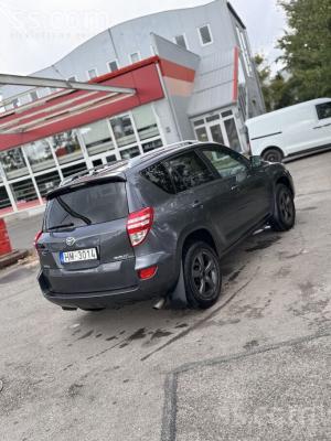 Pelēks Toyota RAV4 2010 Rīga, ar dzinēja tilpumu 2.00 L un nobraukumu 202 tūkst. km par 6900 €, foto 4 vietnē AUTOMOTO.COM.LV