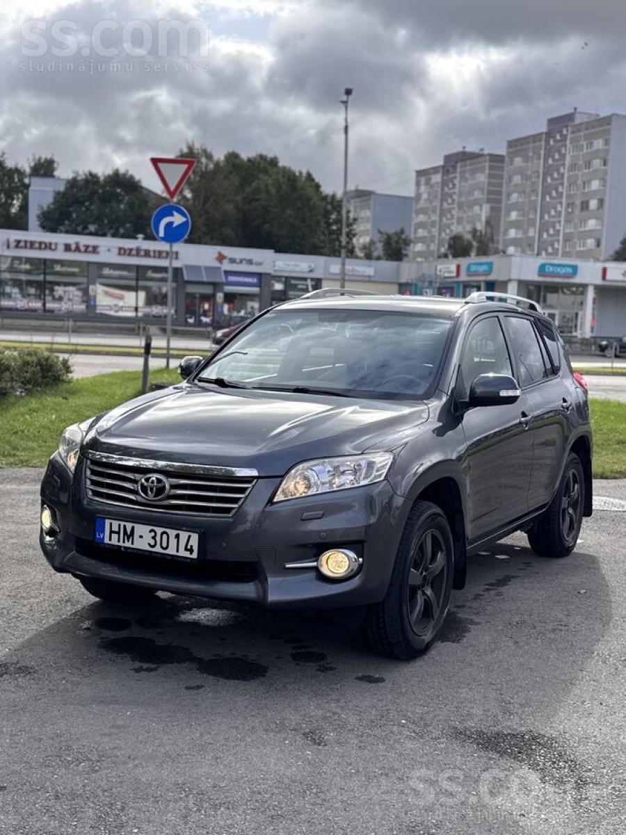 Pelēks Toyota RAV4 2010 Rīga, ar dzinēja tilpumu 2.00 L un nobraukumu 202 tūkst. km par 6900 €, foto 6 vietnē AUTOMOTO.COM.LV