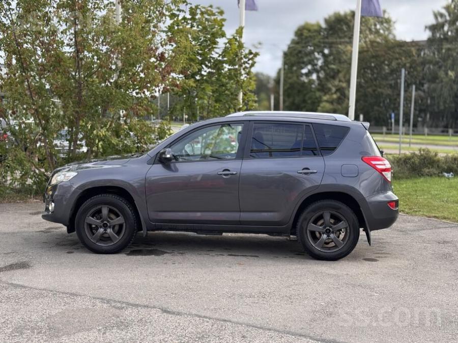 Pelēks Toyota RAV4 2010 Rīga, ar dzinēja tilpumu 2.00 L un nobraukumu 202 tūkst. km par 6900 €, foto 7 vietnē AUTOMOTO.COM.LV