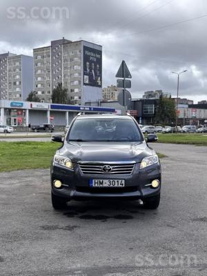 Pelēks Toyota RAV4 2010 Rīga, ar dzinēja tilpumu 2.00 L un nobraukumu 202 tūkst. km par 6900 €, foto 9 vietnē AUTOMOTO.COM.LV