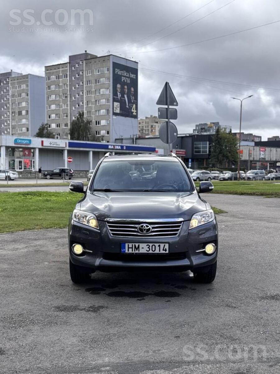 Pelēks Toyota RAV4 2010 Rīga, ar dzinēja tilpumu 2.00 L un nobraukumu 202 tūkst. km par 6900 €, foto 9 vietnē AUTOMOTO.COM.LV