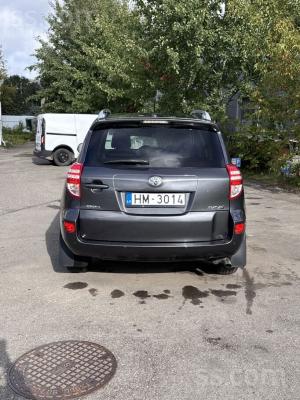 Pelēks Toyota RAV4 2010 Rīga, ar dzinēja tilpumu 2.00 L un nobraukumu 202 tūkst. km par 6900 €, foto 11 vietnē AUTOMOTO.COM.LV