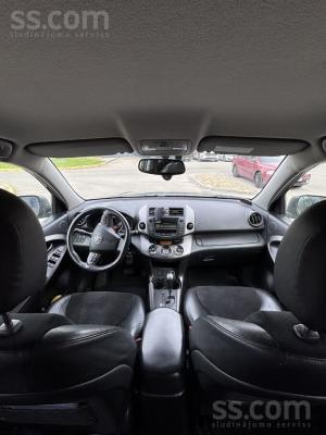 Pelēks Toyota RAV4 2010 Rīga, ar dzinēja tilpumu 2.00 L un nobraukumu 202 tūkst. km par 6900 €, foto 15 vietnē AUTOMOTO.COM.LV