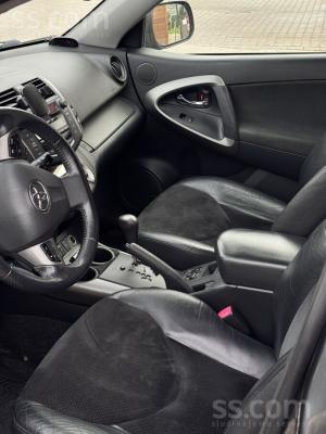 Pelēks Toyota RAV4 2010 Rīga, ar dzinēja tilpumu 2.00 L un nobraukumu 202 tūkst. km par 6900 €, foto 17 vietnē AUTOMOTO.COM.LV