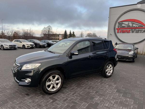 Grey Toyota RAV4 2011 in Telschi, with an engine capacity of 2.23 L and mileage of 259 thousand km for 7300 €, photo 3 on AUTOMOTO.COM.LV