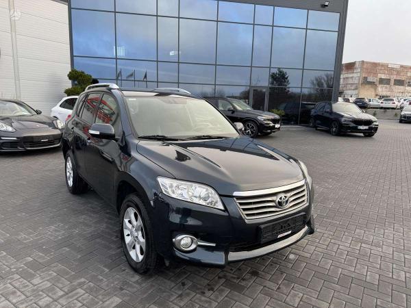 Grey Toyota RAV4 2011 in Telschi, with an engine capacity of 2.23 L and mileage of 259 thousand km for 7300 €, photo 10 on AUTOMOTO.COM.LV