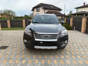 Pelēks Toyota RAV4 2011 Rīga, ar dzinēja tilpumu 2.20 L un nobraukumu 0 tūkst. km par 8700 €, foto 6 vietnē AUTOMOTO.COM.LV