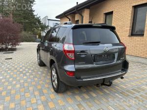 Pelēks Toyota RAV4 2011 Rīga, ar dzinēja tilpumu 2.20 L un nobraukumu 0 tūkst. km par 8700 €, foto 10 vietnē AUTOMOTO.COM.LV