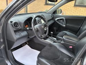 Pelēks Toyota RAV4 2011 Rīga, ar dzinēja tilpumu 2.20 L un nobraukumu 0 tūkst. km par 8700 €, foto 12 vietnē AUTOMOTO.COM.LV