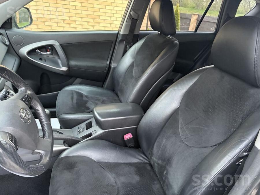 Pelēks Toyota RAV4 2011 Rīga, ar dzinēja tilpumu 2.20 L un nobraukumu 0 tūkst. km par 8700 €, foto 13 vietnē AUTOMOTO.COM.LV